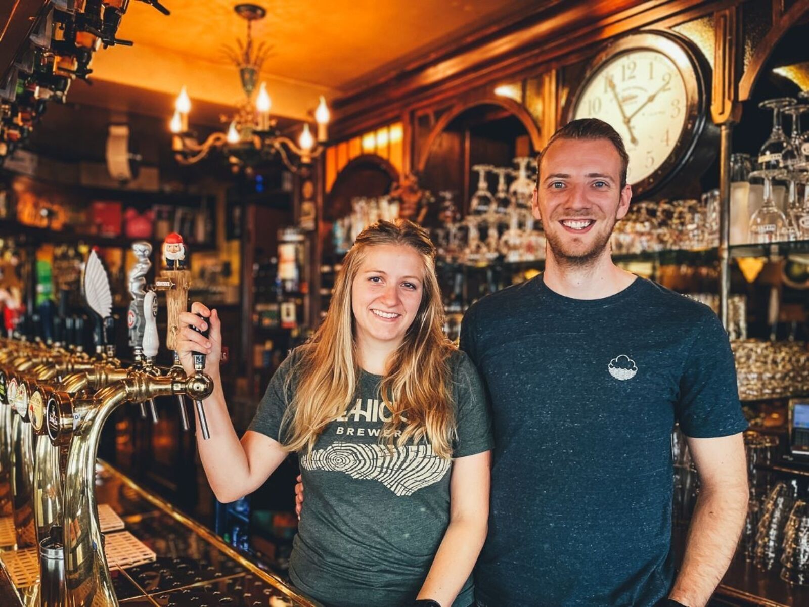 De Koppelpaarden: een moderne bruine kroeg | KHN